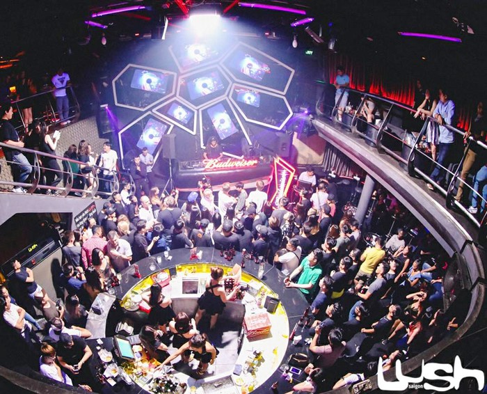 Lush Bar